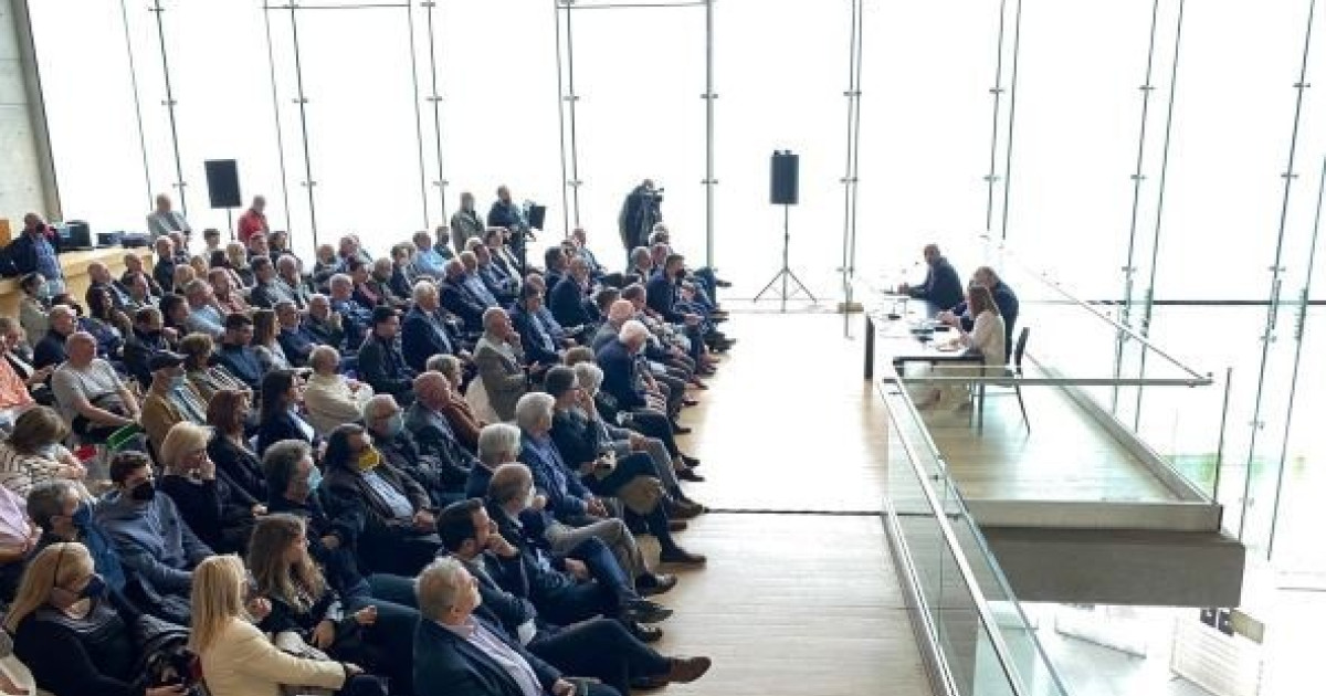 Ο Ευάγγελος Βενιζέλος με θέα τον Θερμαϊκό αποκαλύφθηκε και αποκάλυψε ...