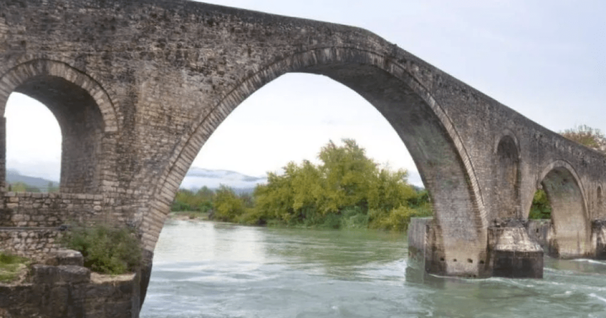 51χρονος έπεσε από το γεφύρι της Άρτας