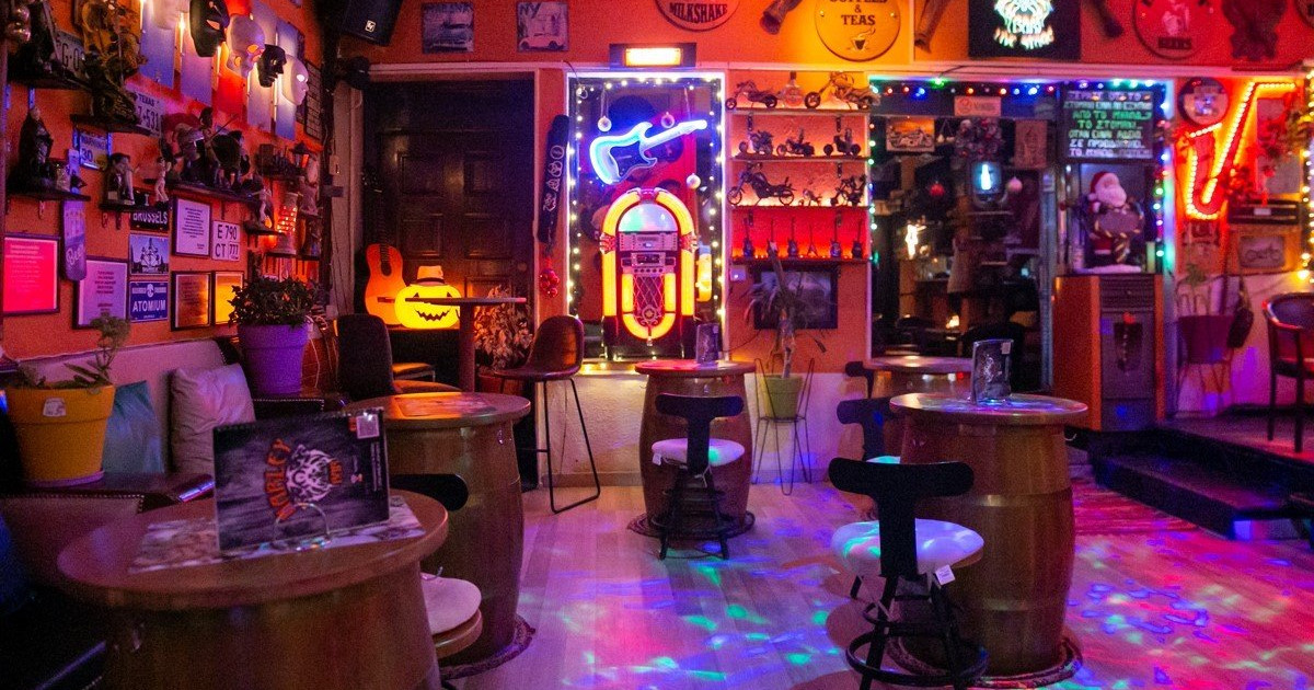 «Harley Bar»: Ένα από τα παλαιότερα rock bars της πόλης συνεχίζει να ...