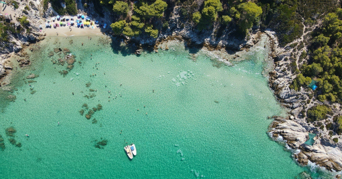 Η Χαλκιδική αφήνει πίσω της πόλεμο και πανδημία και «φορτσάρει» για τον ...