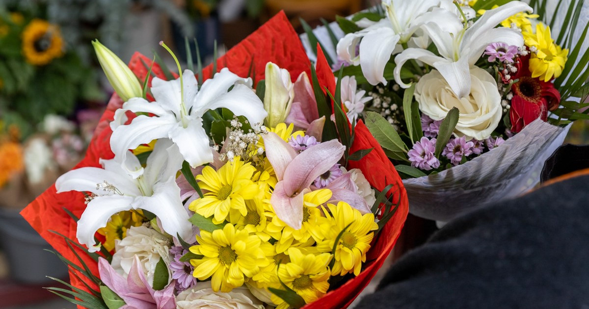 Stand de Fleurs: Ένα λουλούδι μπορεί να ανθίσει παντού, ακόμα και σε δύο vintage περίπτερα, στην ...