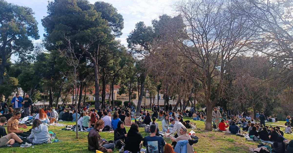 Θεσσαλονίκη: «Sold out» οι Κήποι του Πασά - Πικ νικ, μουσικές και ...