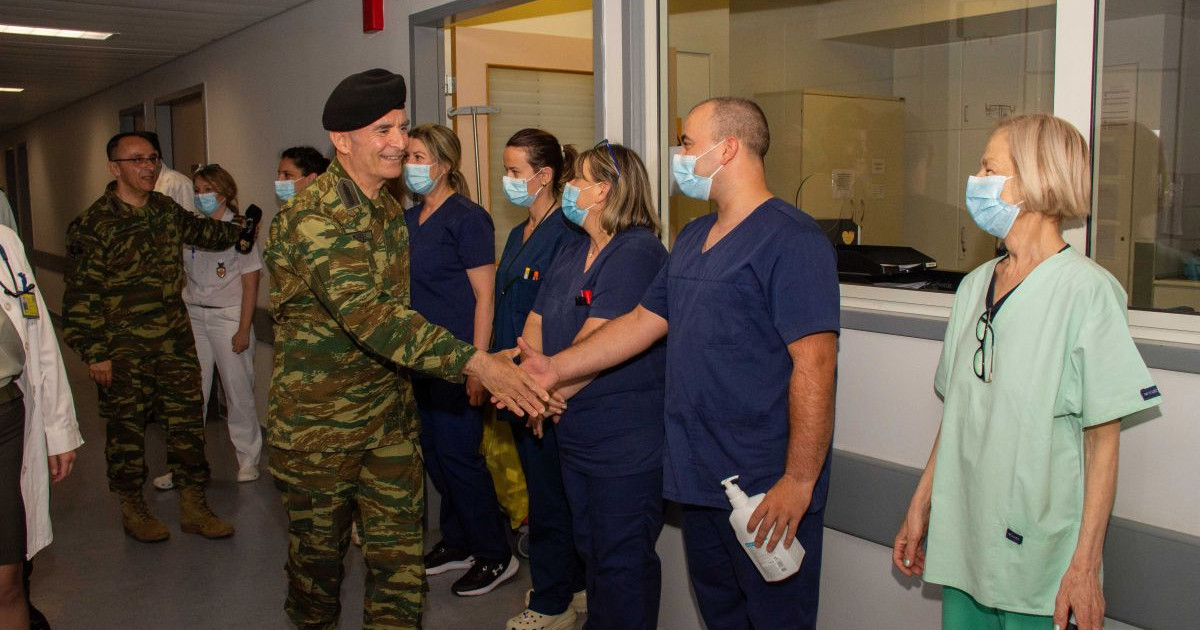 Θεσσαλονίκη: Το 424 Στρατιωτικό Νοσοκομείο επισκέφθηκε ο Αρχηγός του ...
