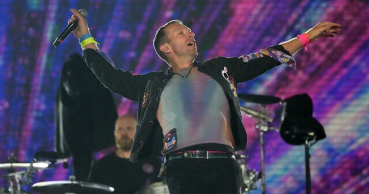 Coldplay: Κυκλοφόρησε το βίντεο κλιπ του «Feels Like I’m Falling in ...