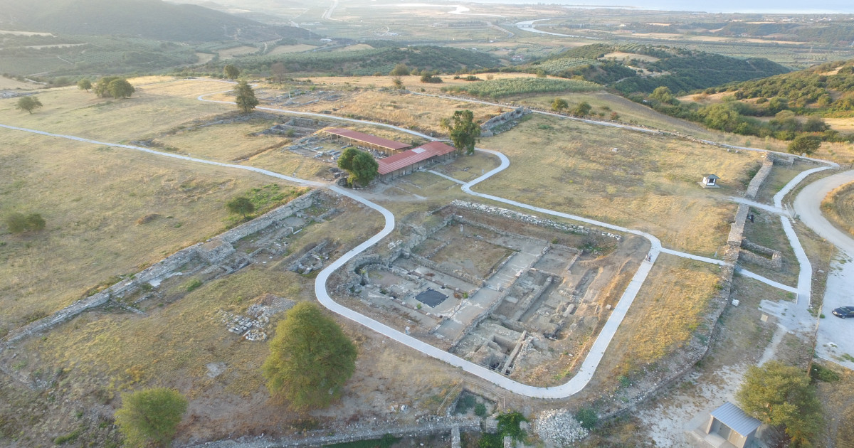 Ακρόπολη Αμφίπολης: Τι ευρήματα έφερε στο φως η ανασκαφή του ...