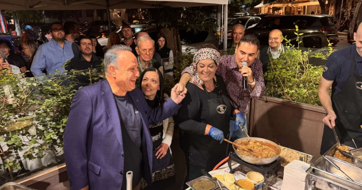 Το πρώτο σουβλάκι πατσά φτιάχτηκε στην Θεσσαλονίκη- Το αδιαχώρητο στο ...