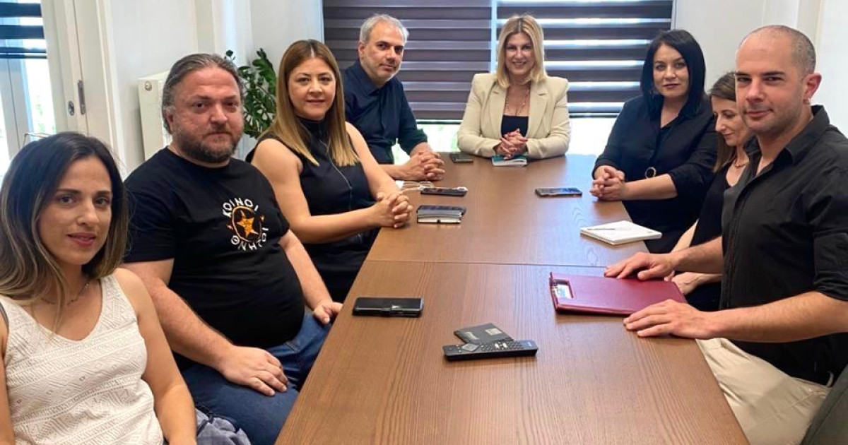 Στο γραφείο του Νίκου Ανδρουλάκη στη Θεσσαλονίκη οι αδιόριστοι ...